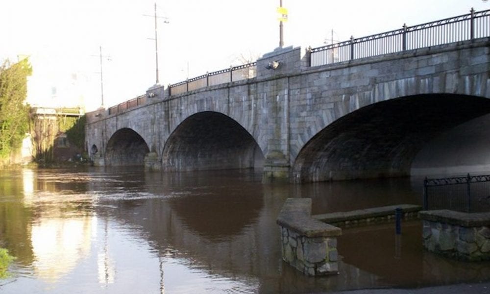 Members of public stop man from jumping off bridge in Portadown – Armagh I